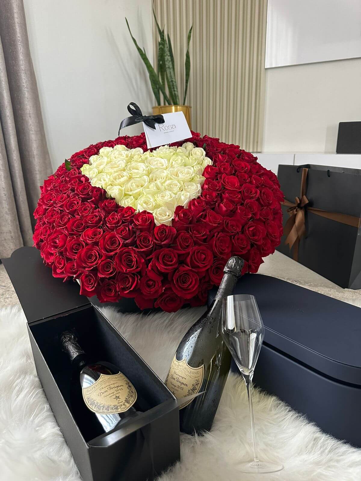 200 stems boxed - heart shape in centre. - Rosa Bespoke Flowers